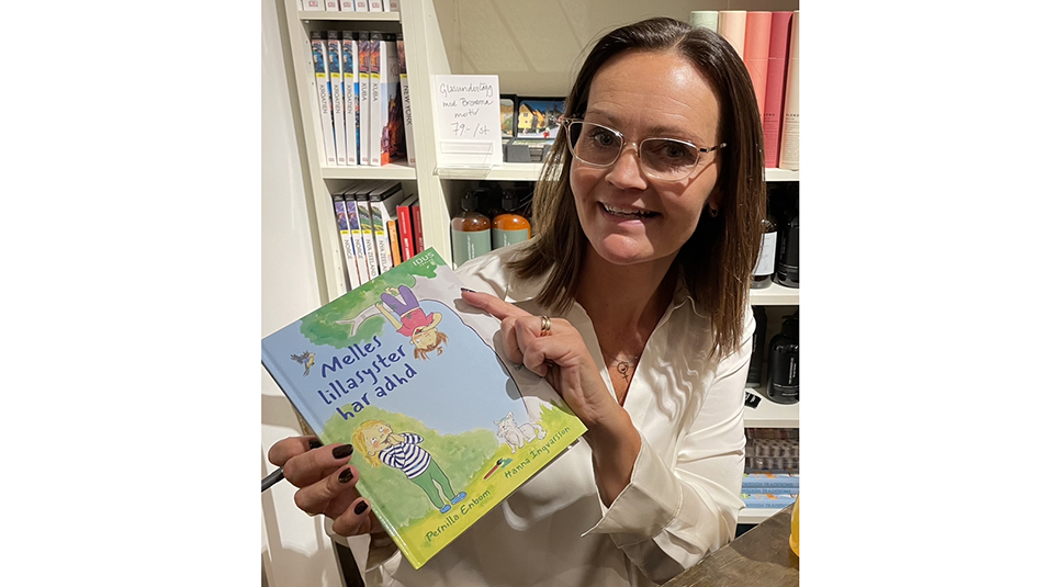 Hon skriver för alla små som har ett syskon med adhd och autism ...